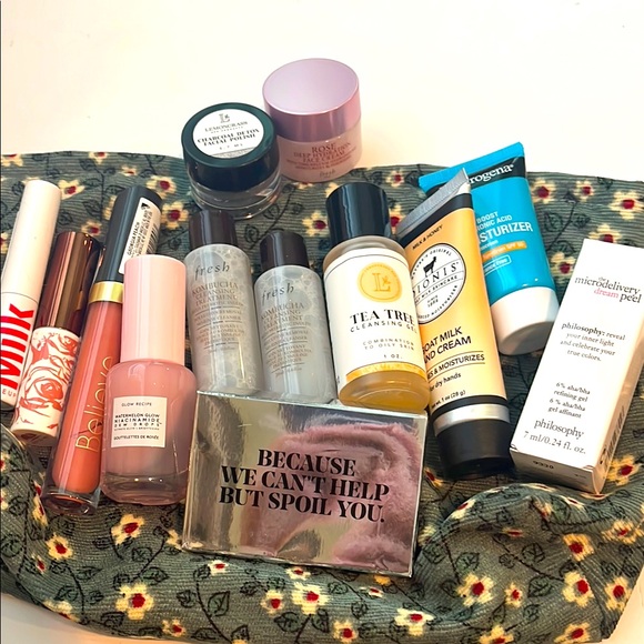 Skincare | Beauty Bundle Assorted Skincare And Makeup Set With Floral ...